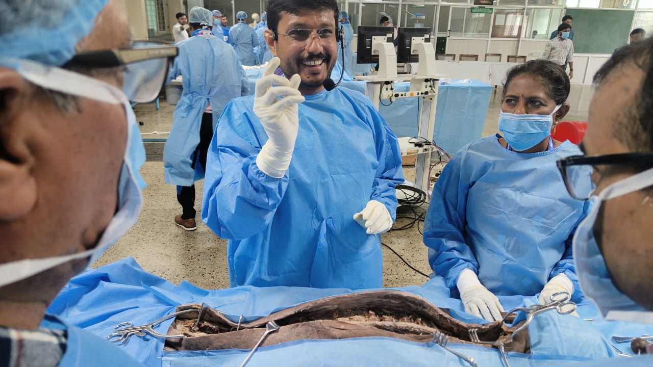 Dr. Mohan N S is a expert Spine Surgeon and Consultant Orthopedic